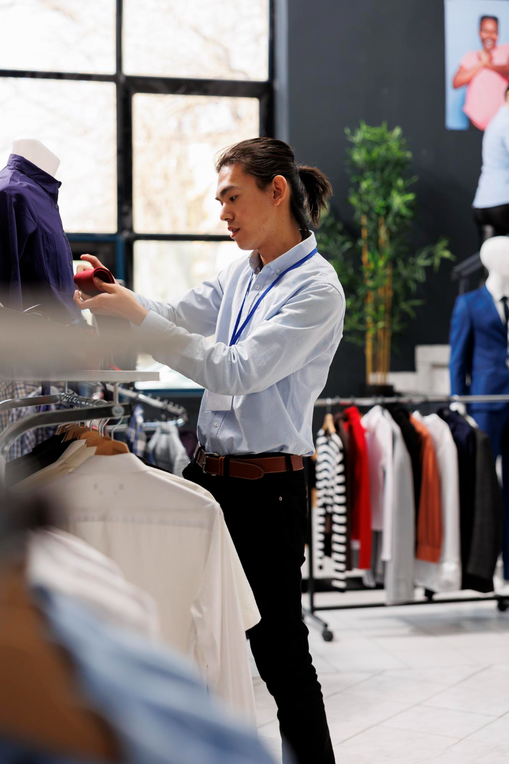 Best Retail Uniforms Manufacturing 2024 | Lamora Uniforms